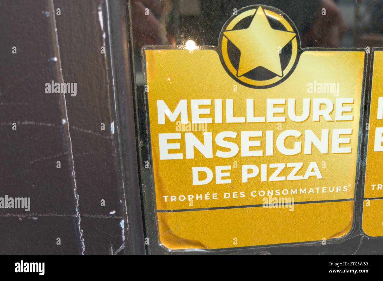 Bordeaux , France - 12 06 2023 : meilleure enseigne de pizza consumer ...