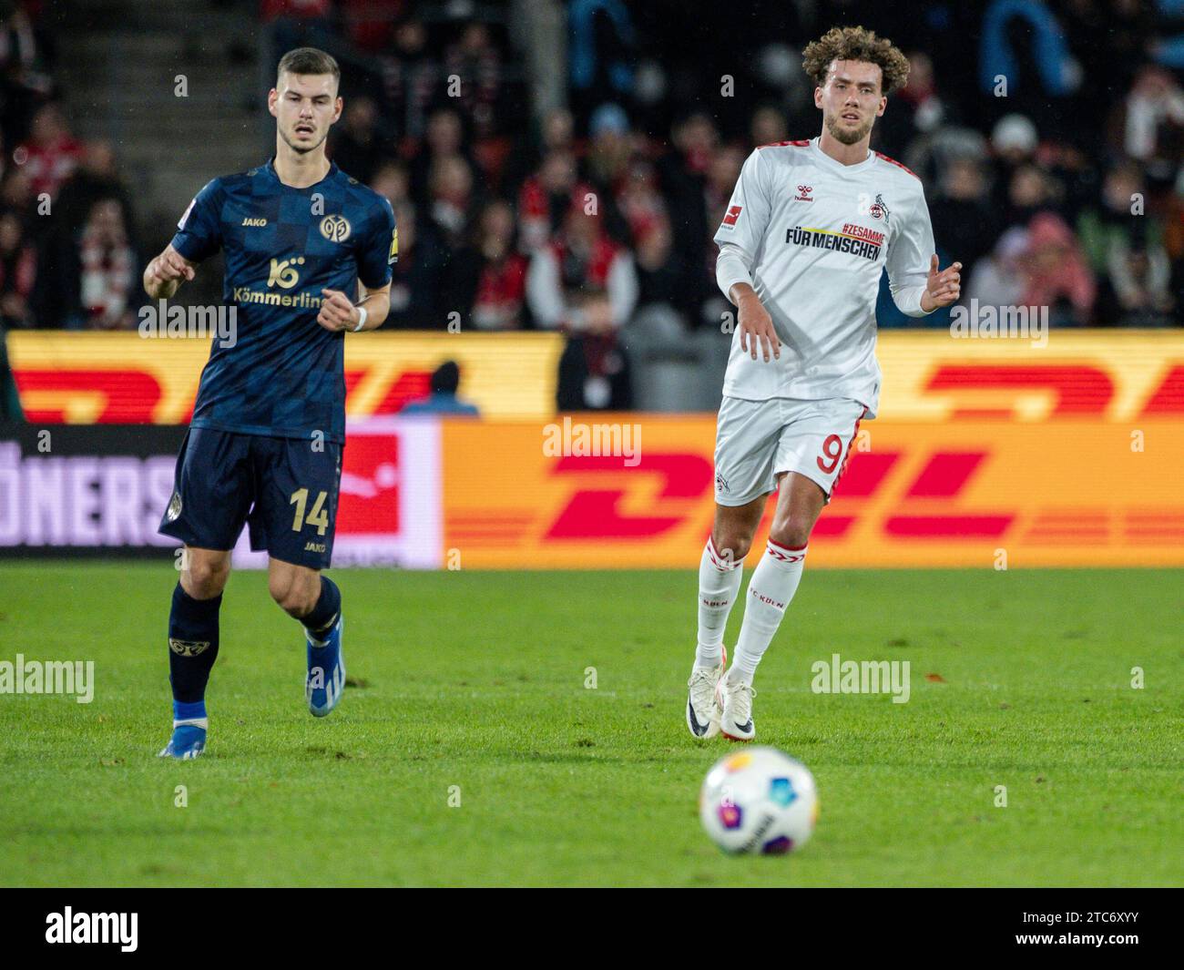 Tom Krauss (1. FSV Mainz 05, #14), Luca Waldschmidt (1. FC Koeln, #9 ...