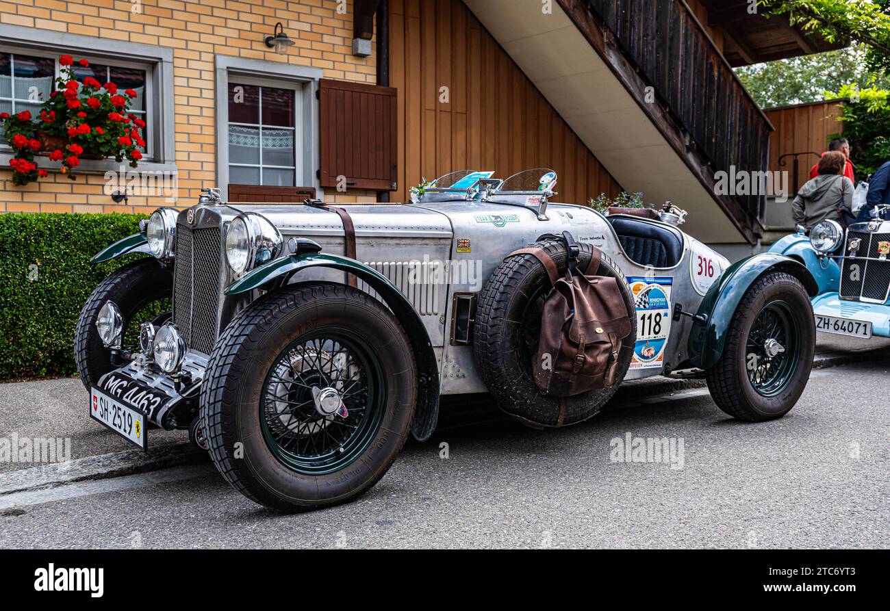 Herbstmesse Rafz Ein MG TA Special Roadster mit Baujahr 1937 steht nach ...