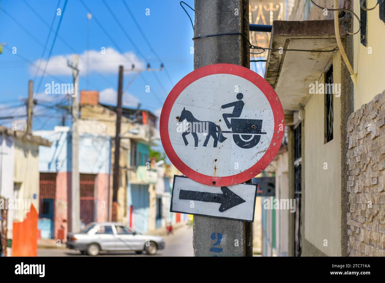 Cuban traffic road sign hi-res stock photography and images - Alamy