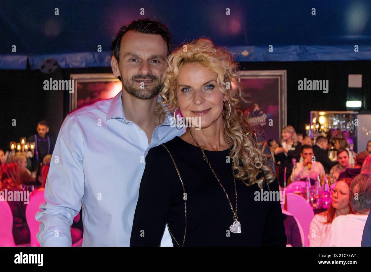 Moderatorin Victoria Herrmann und Freund David Böthig während der ...