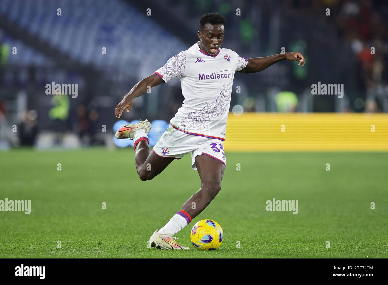 Rome, Italie. 10th Dec, 2023. Michael Kayode of Fiorentina in action ...