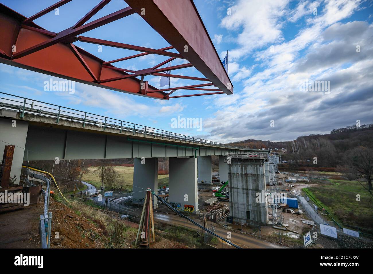 Cycle pushing method hi-res stock photography and images - Alamy