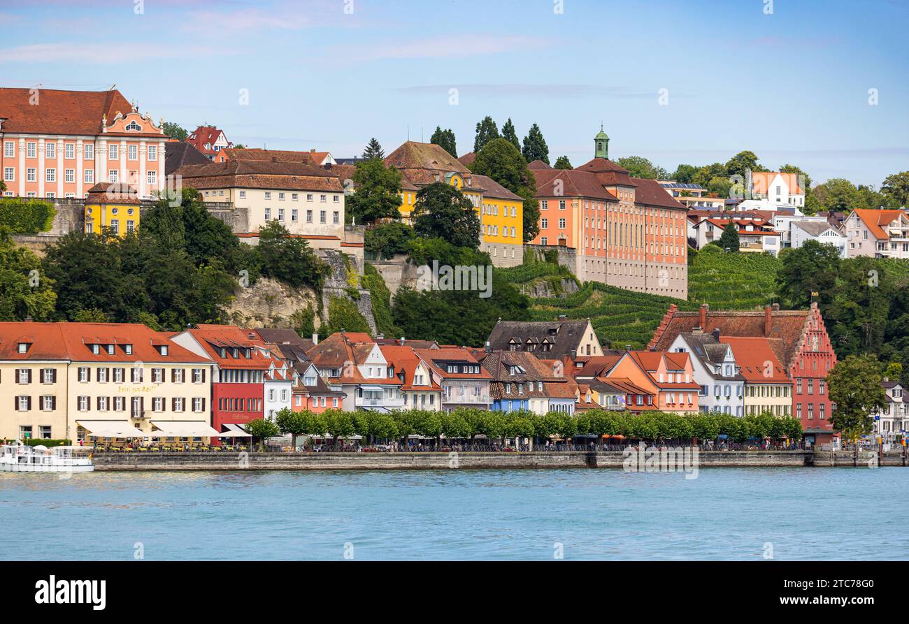 Meersburg Blick vom Bodensee aus auf die Gemeinde Meeersburg, welche im ...
