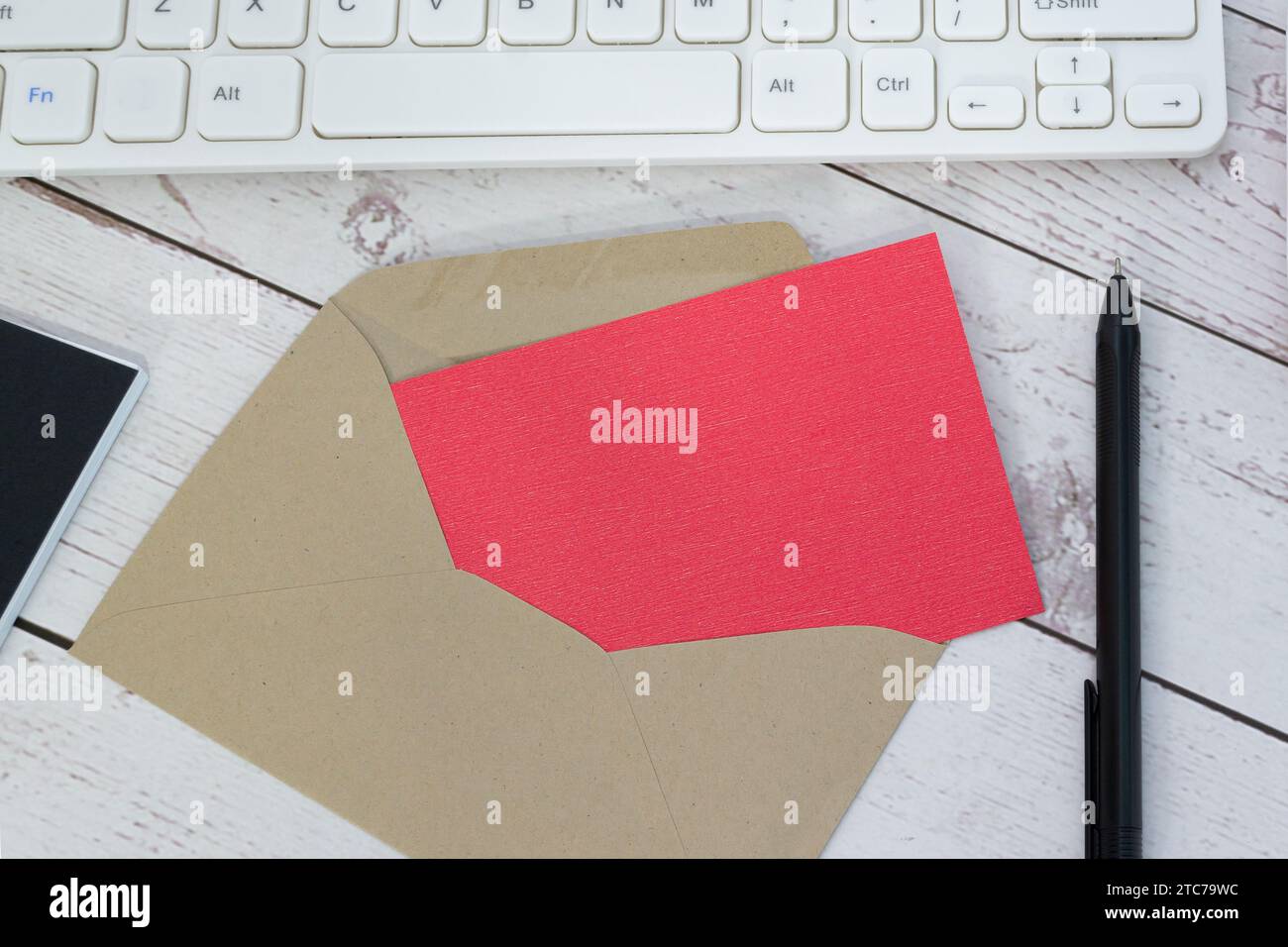 Note card inside envelope hi-res stock photography and images - Alamy