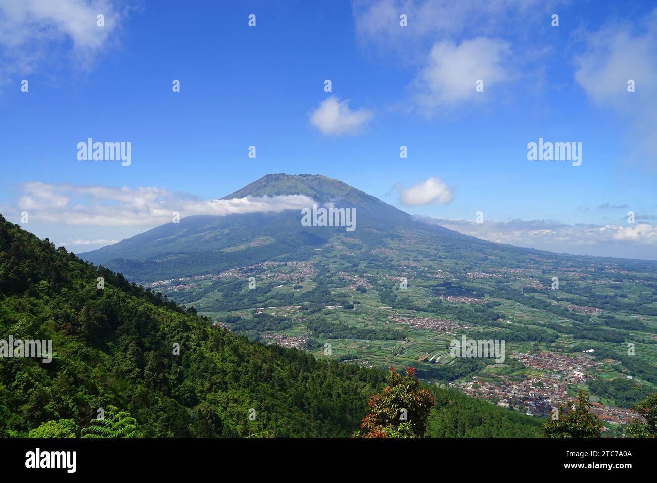 Indonesia magelang mount hi-res stock photography and images - Alamy