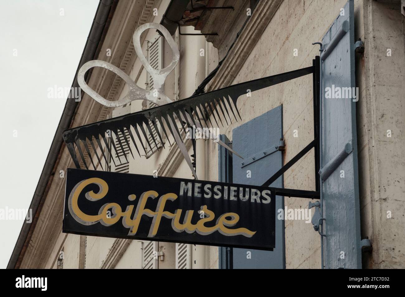 Salon coiffure vintage homme hi-res stock photography and images - Alamy