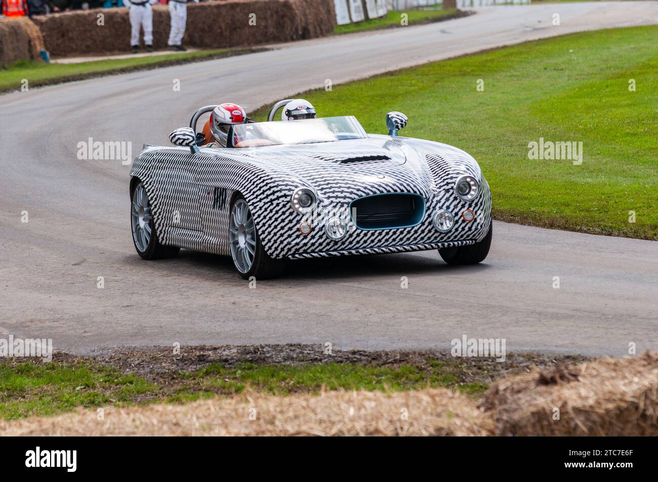 Bristol Project Pinnacle project car racing up the hill climb at the ...