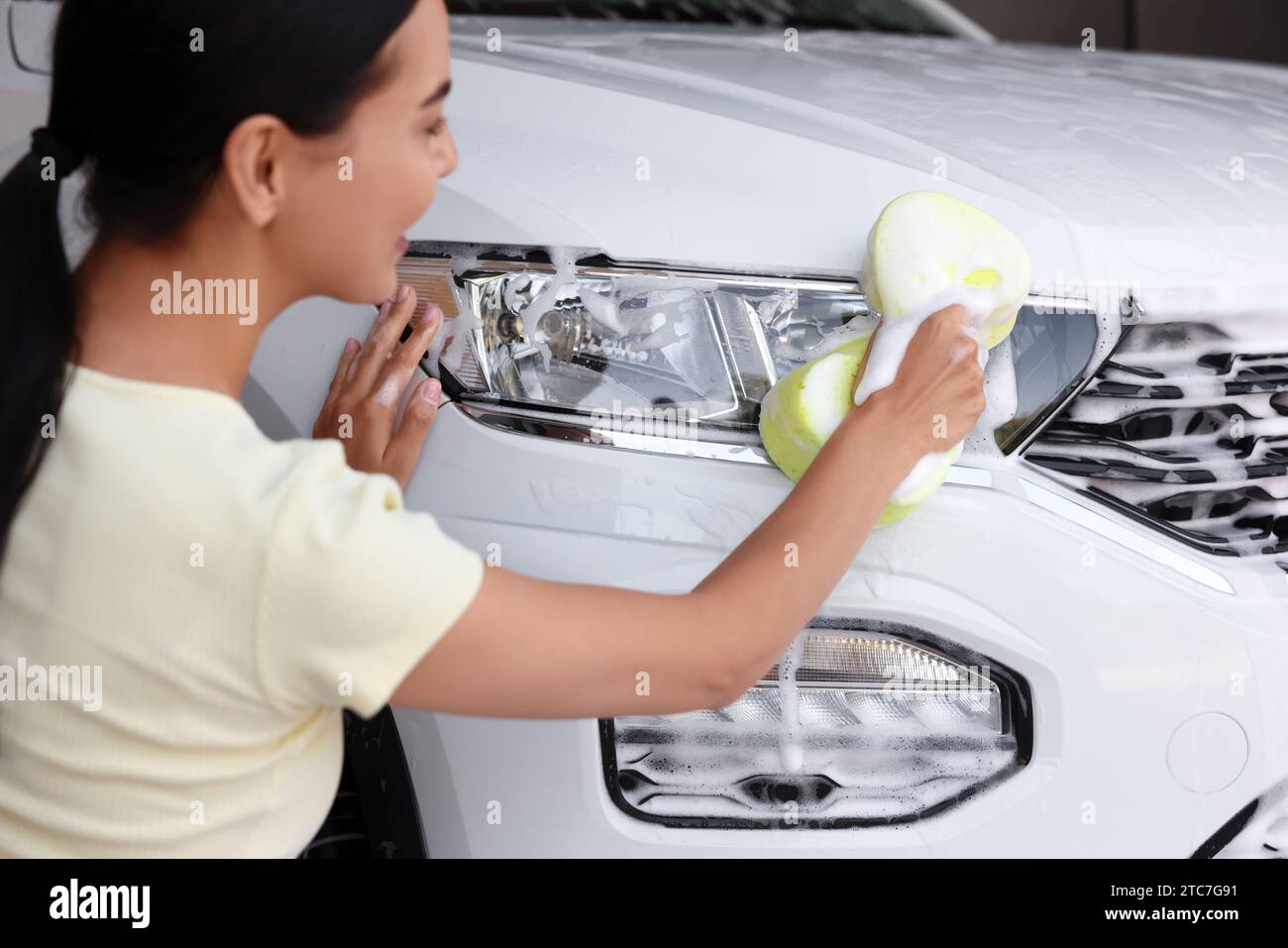Soapy sponge hi-res stock photography and images - Alamy