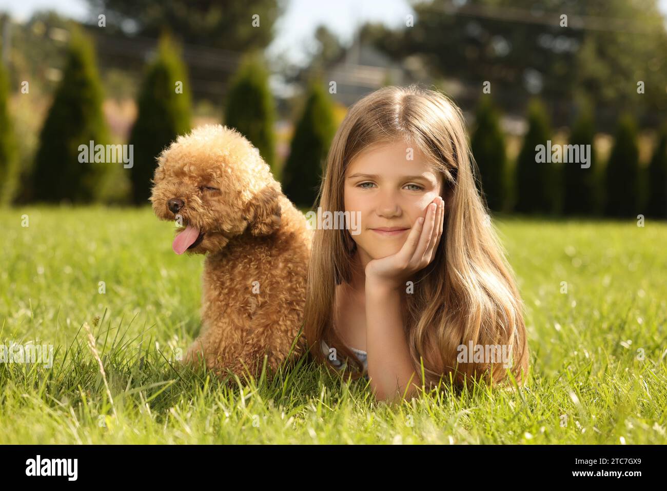 Beautiful tween girl on sunny hi-res stock photography and images - Alamy