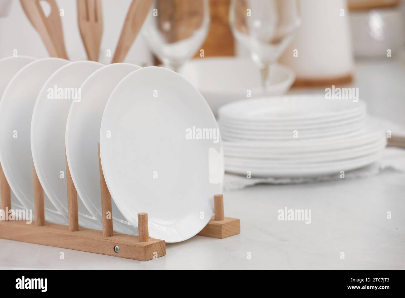 China rack ceramic drying hi-res stock photography and images - Alamy