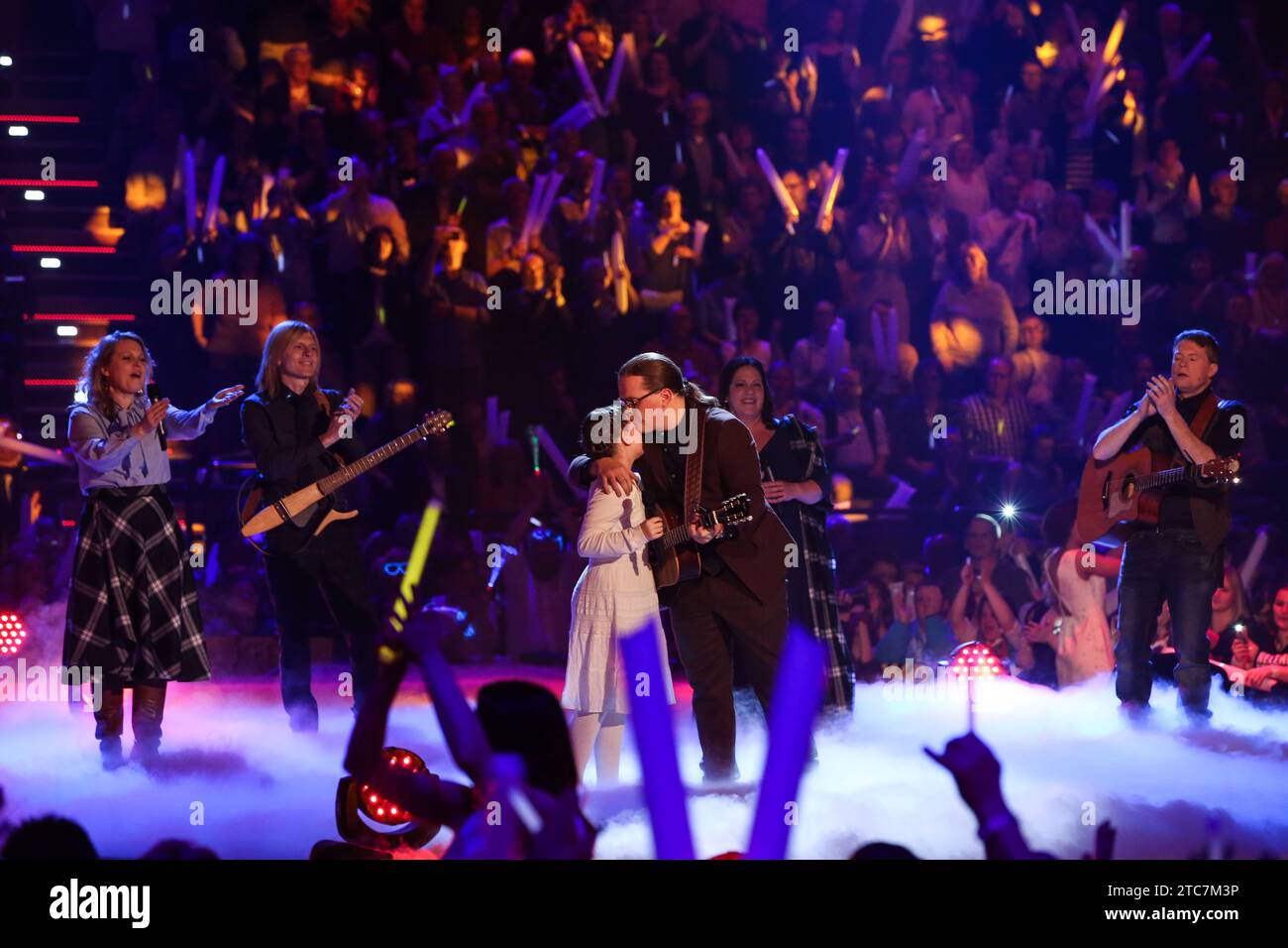 Angelo Kelly mit seiner Tochter Emma und der Kelly Family - ARD ...