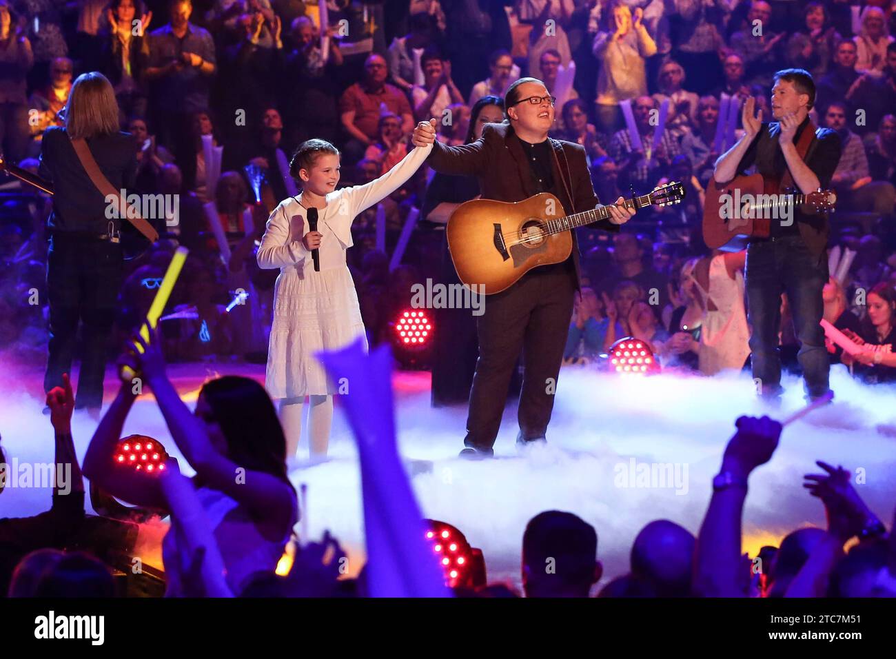 Angelo Kelly mit seiner Tochter Emma und der Kelly Family - ARD ...