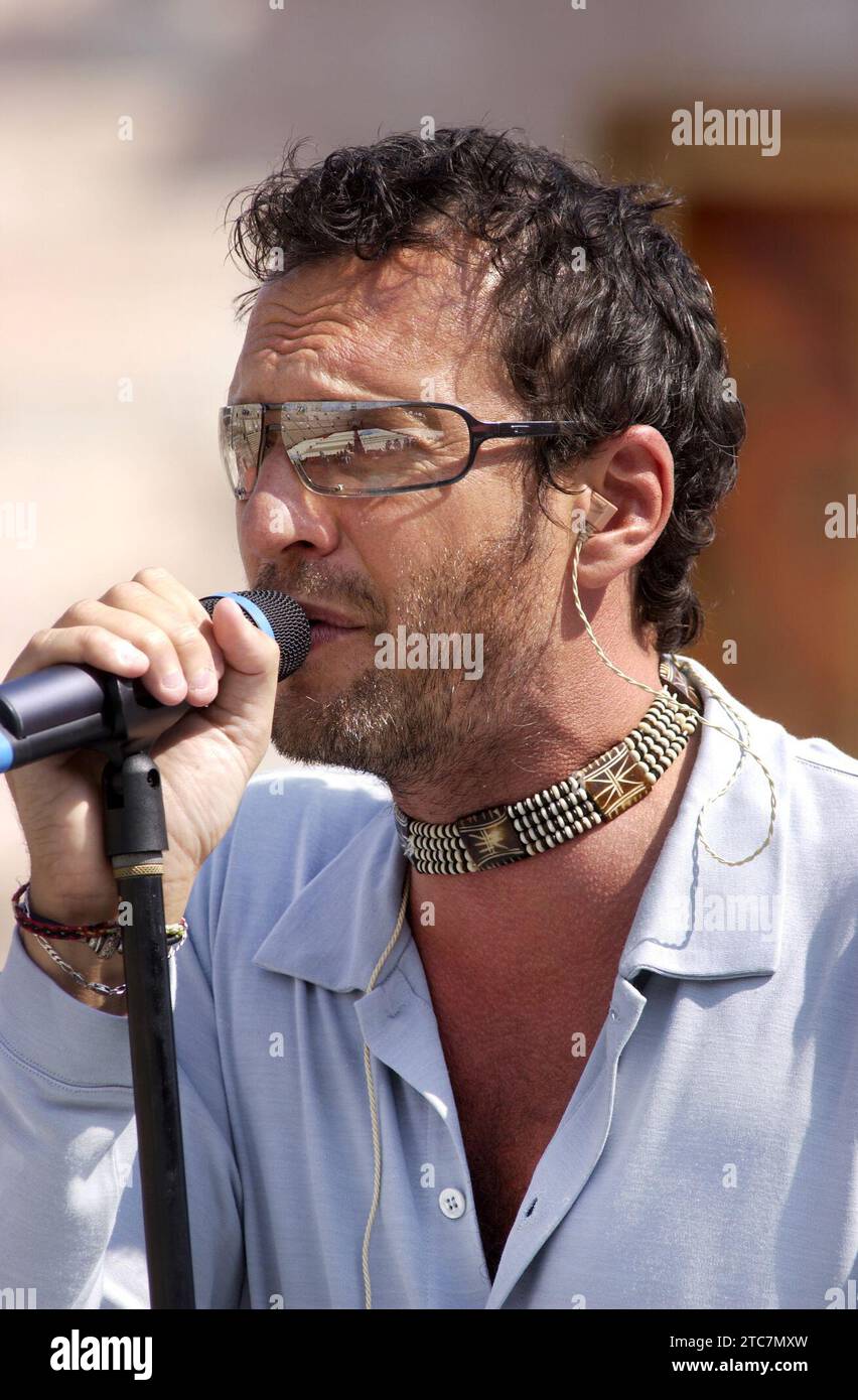 Antonacci singer 2002 hi-res stock photography and images - Alamy