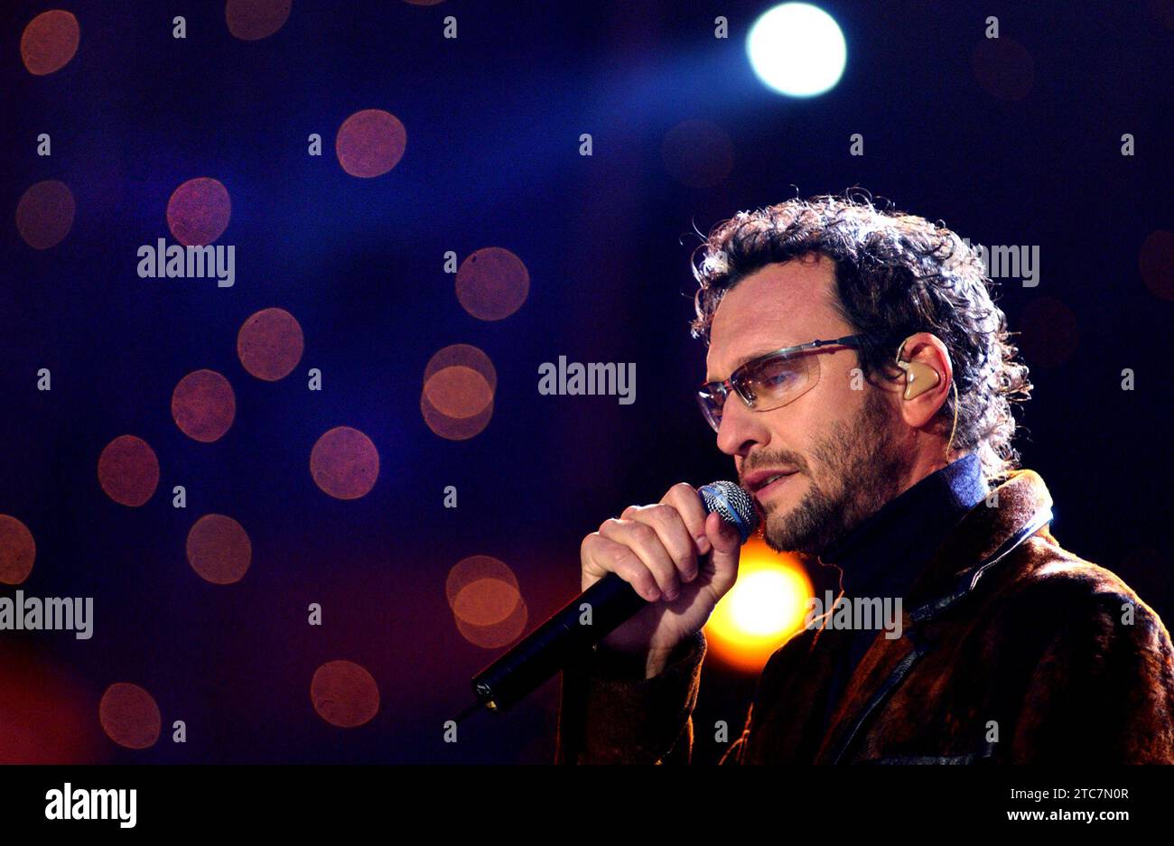 Biagio antonacci photographs 2001 hi-res stock photography and images ...