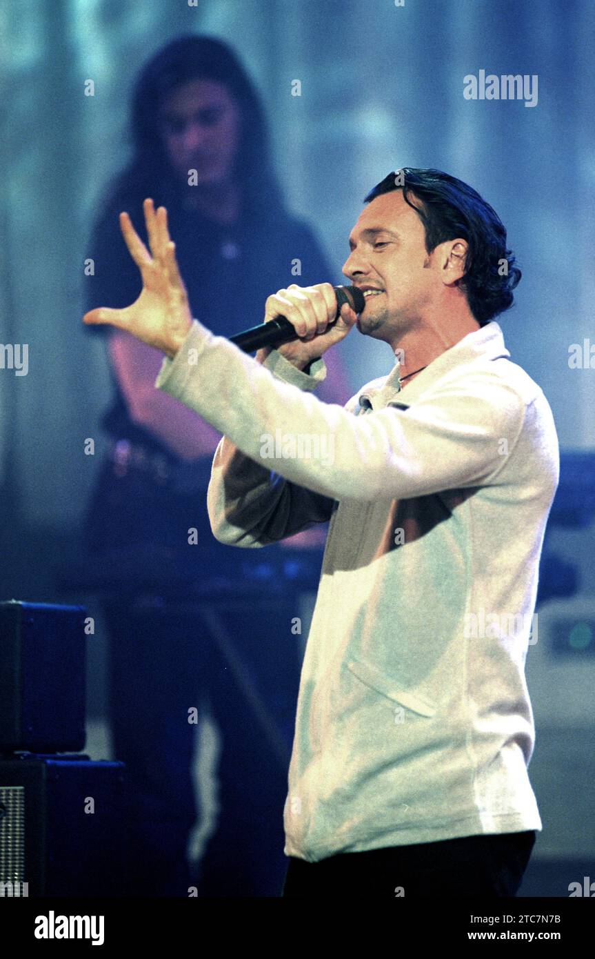 Antonacci superclassifica show hi-res stock photography and images - Alamy