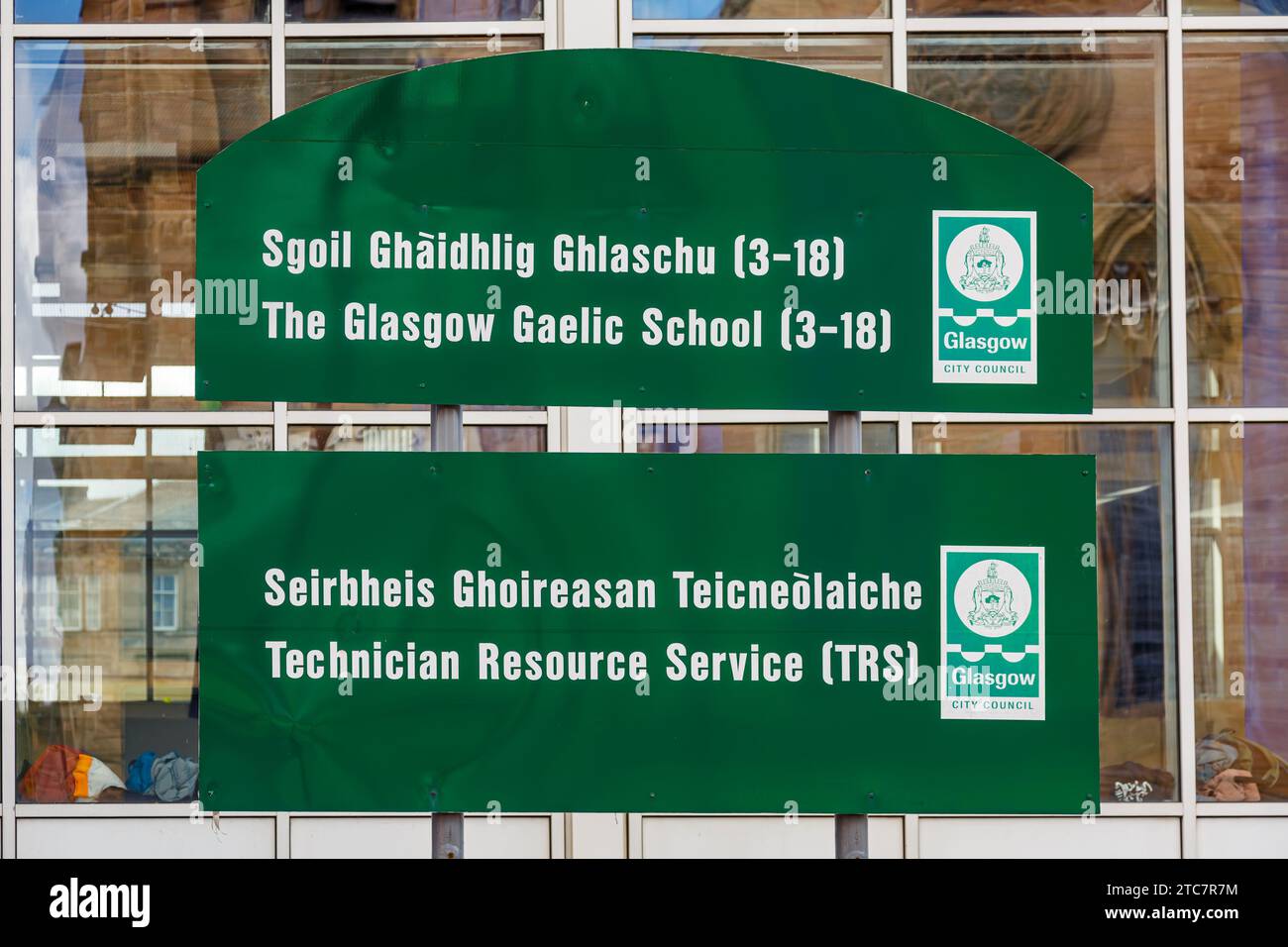 Scottish gaelic sign hi-res stock photography and images - Alamy