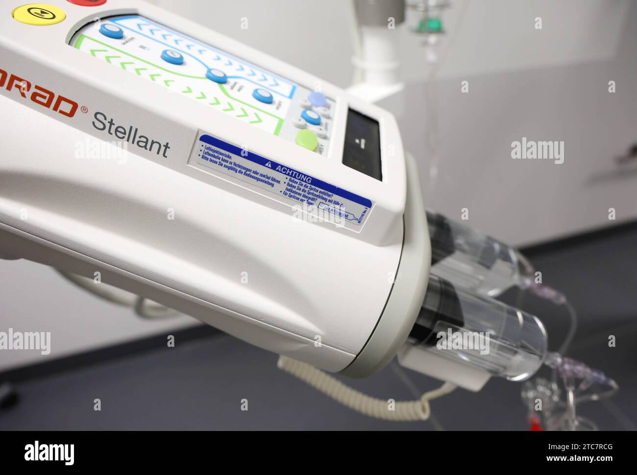 Contrast medium injection hi-res stock photography and images - Alamy