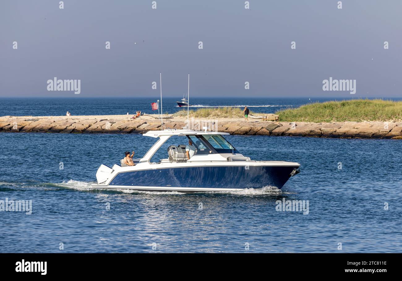 Returning on foot hi-res stock photography and images - Alamy