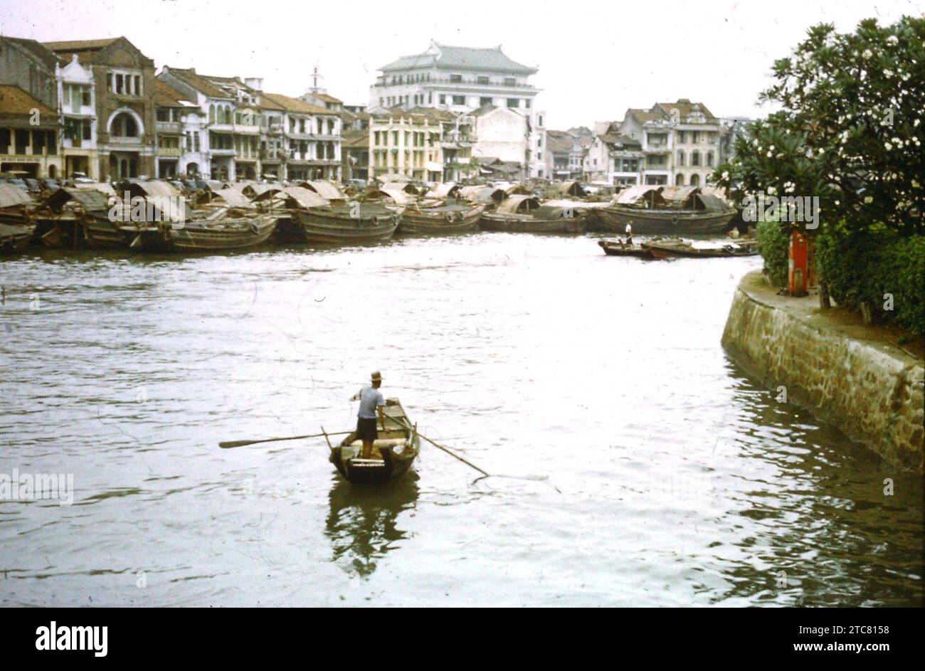Singapore 1950s hi-res stock photography and images - Alamy