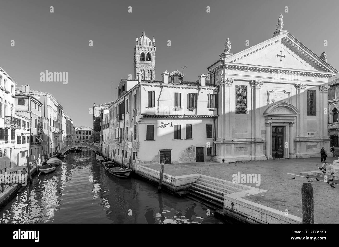 Beautiful white church Black and White Stock Photos & Images - Alamy