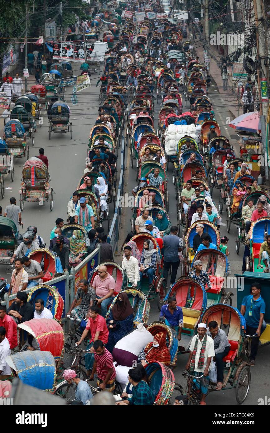 Hundreds of rickshaws are stuck in a traffic jam in Dhaka, Bangladesh ...