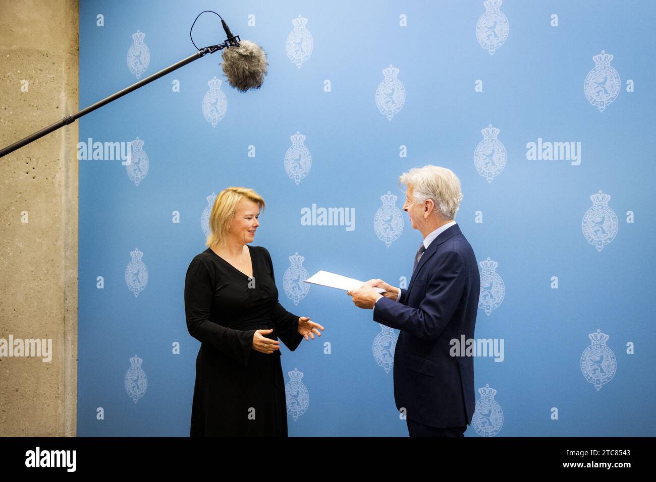 THE HAGUE - Scout Ronald Plasterk presents his final report to ...