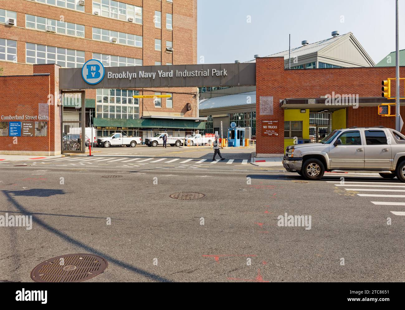 Cumberland street gate hi-res stock photography and images - Alamy