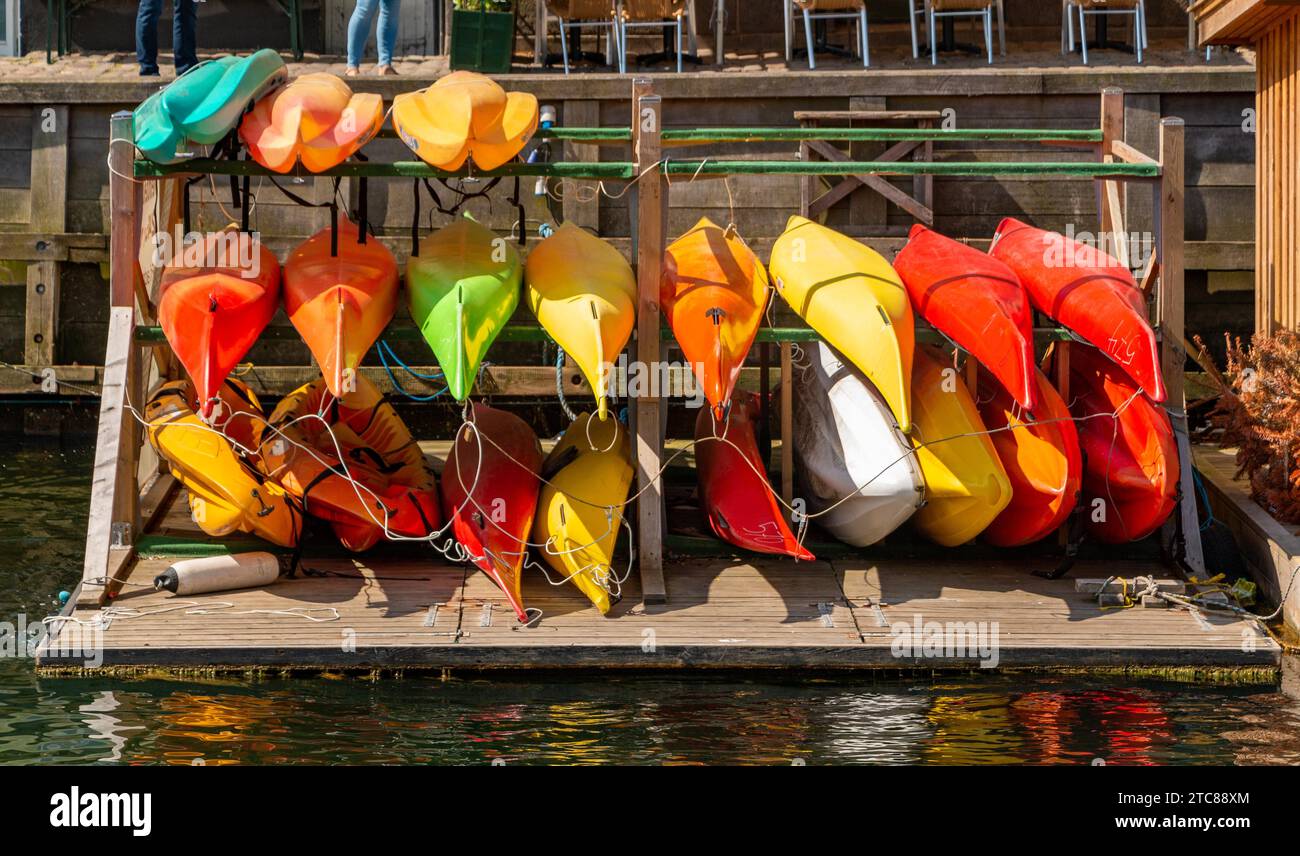 Group kayaking hi-res stock photography and images - Alamy