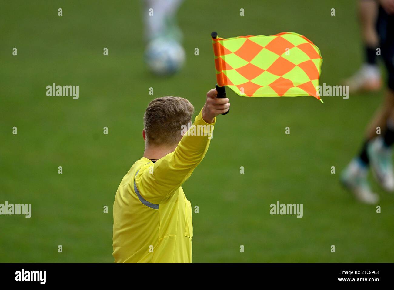Regensburg, Deutschland. 10th Dec, 2023. Fussball; Spieltag 18; Dritte ...