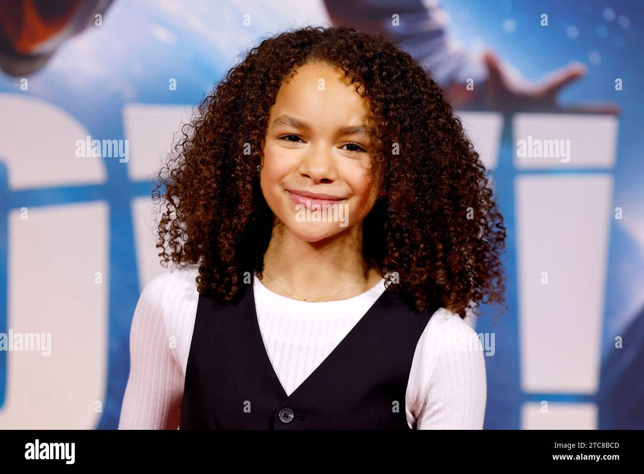 Schauspielerin Ava-Elizabeth Awe bei der Premiere des Films WOW ...
