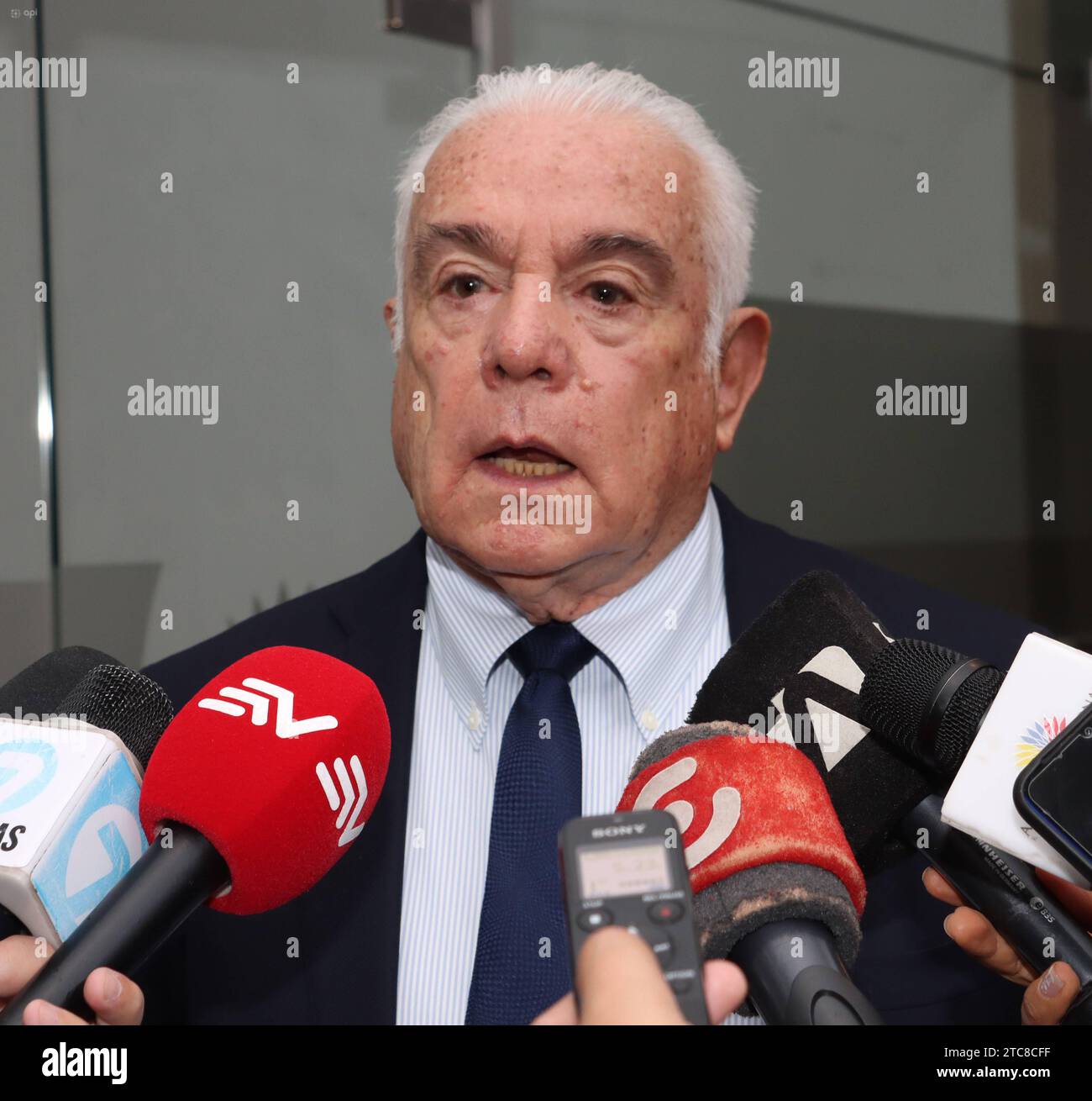 Control político hi-res stock photography and images - Alamy