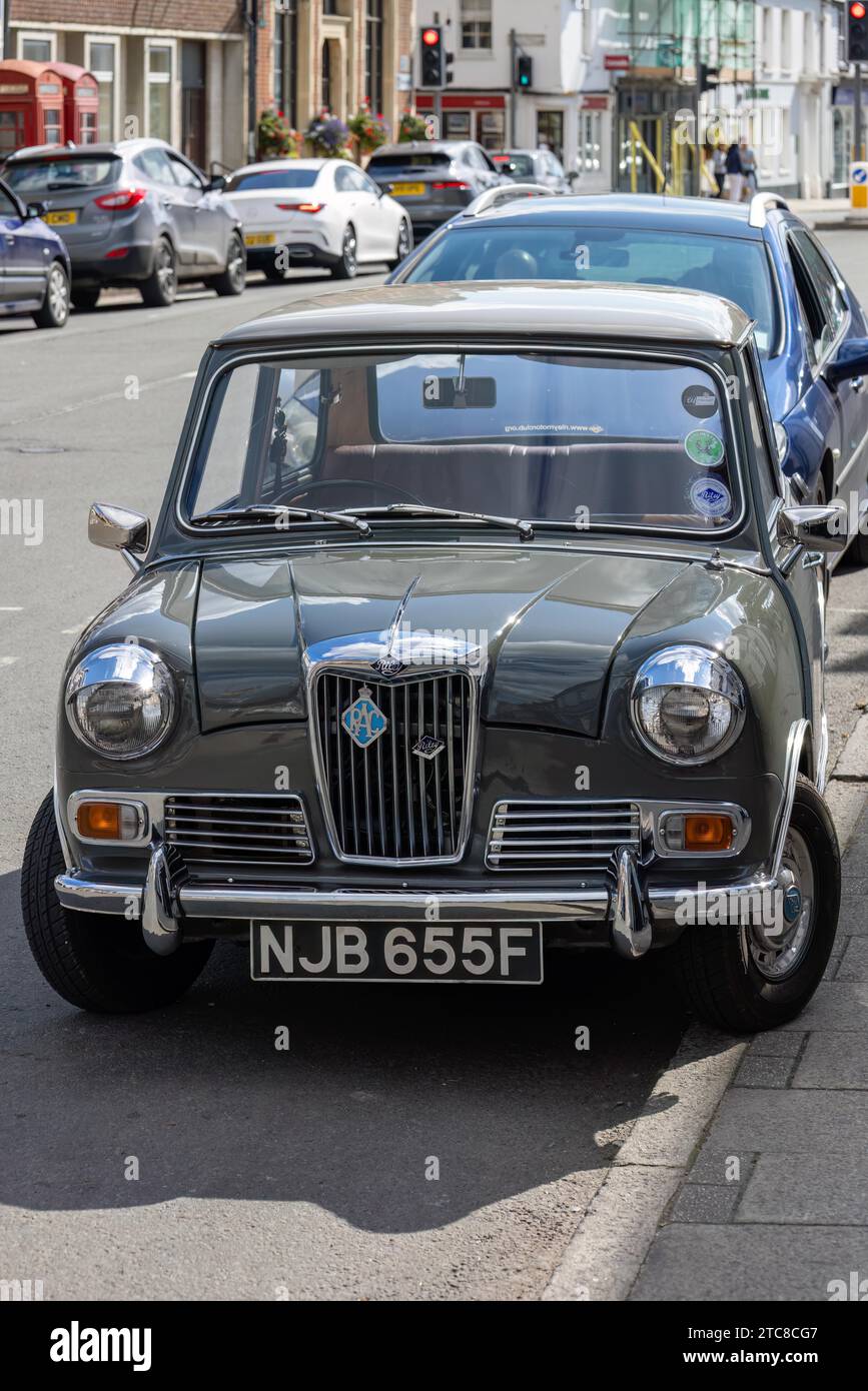 Wareham, Dorset, UK, September 18 : View of an Old Riley car in Wareham ...