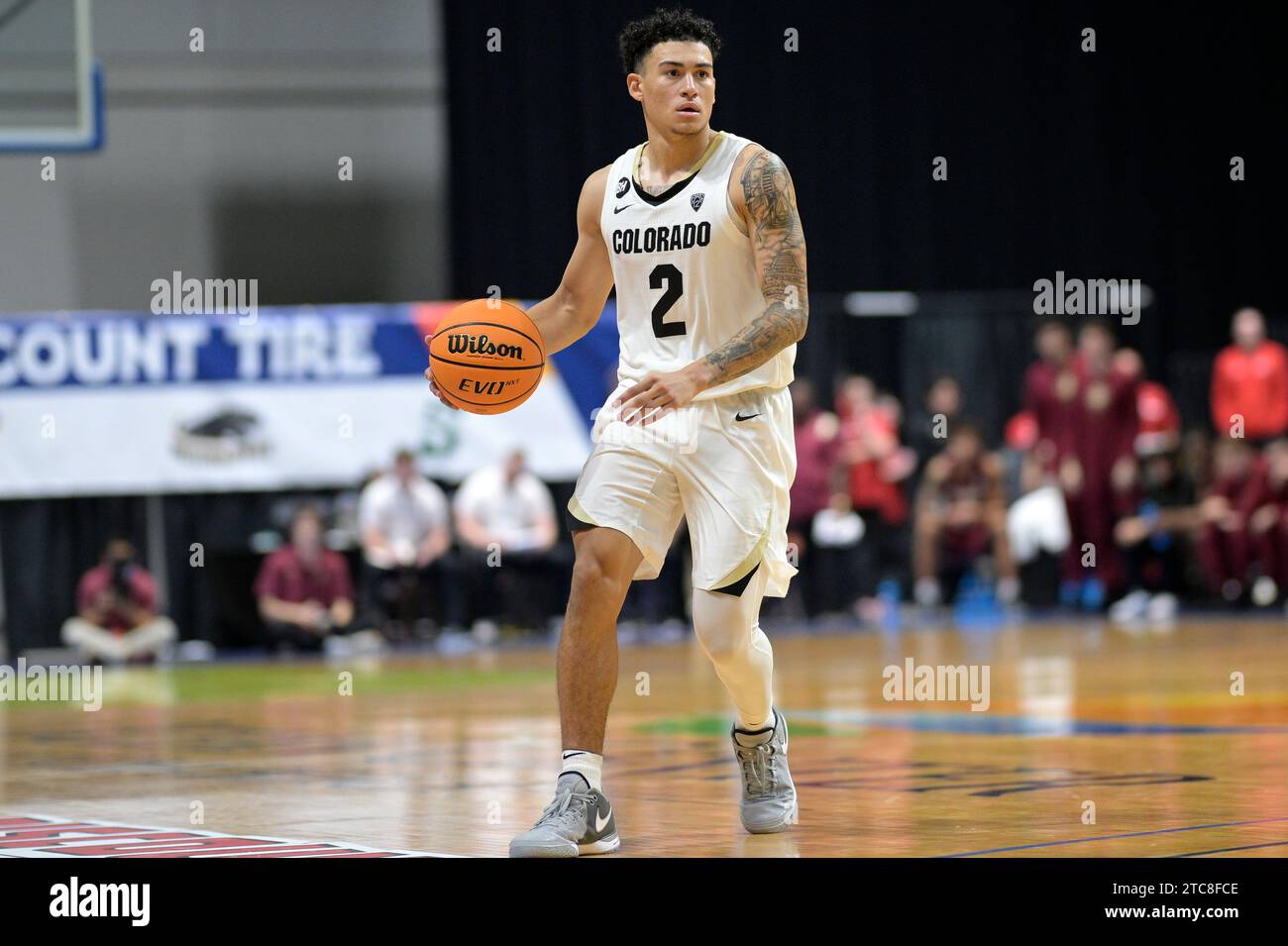 Colorado guard KJ Simpson (2) sets up a play during overtime of an NCAA ...