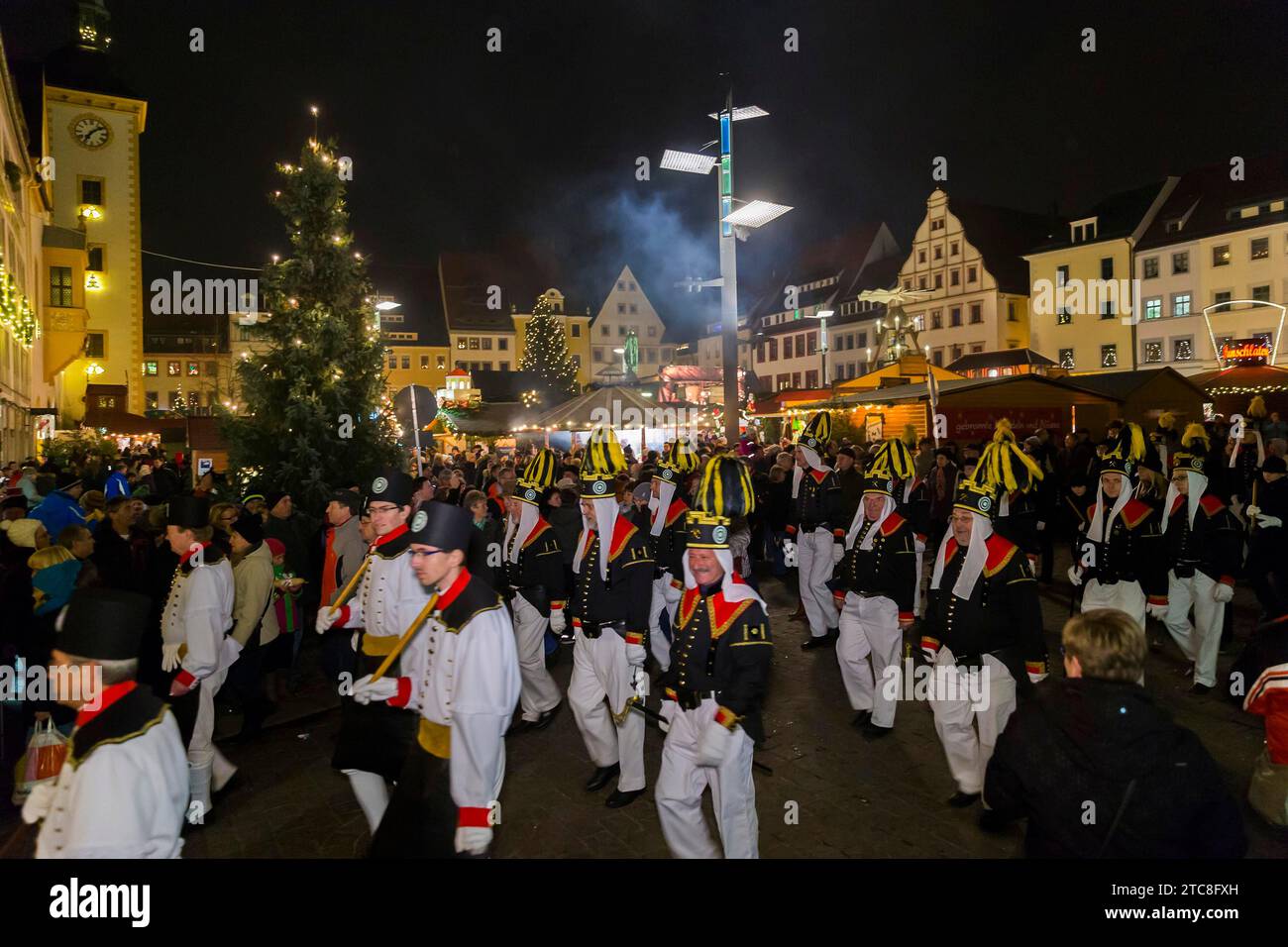 Torch light parade hi-res stock photography and images - Alamy