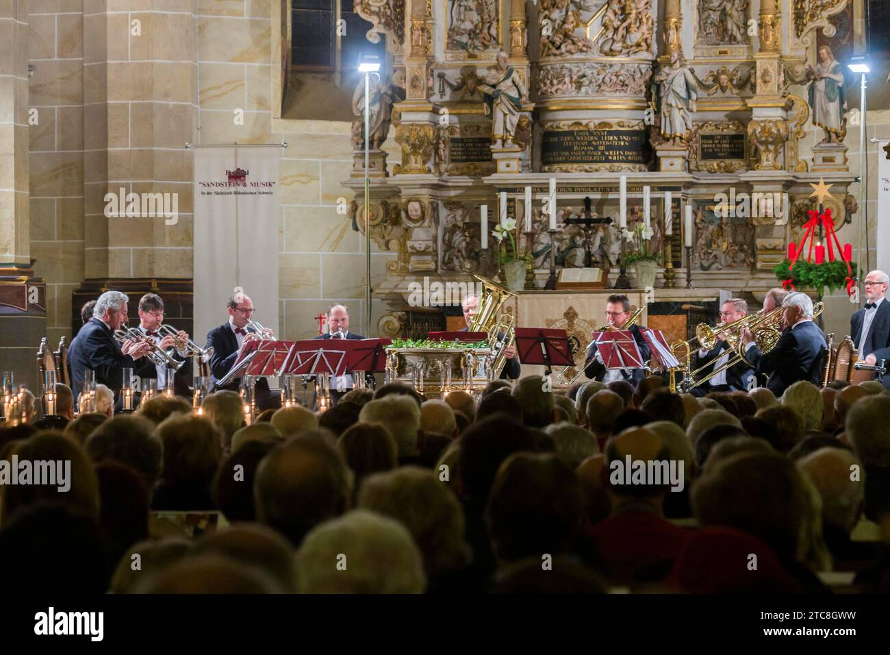 Candlelight concert christmas hi-res stock photography and images - Alamy