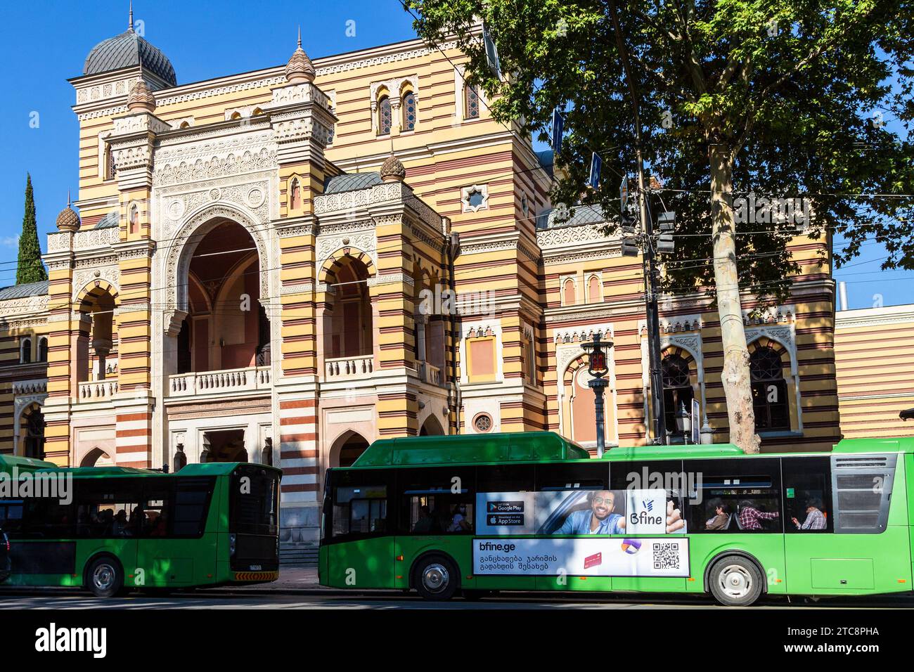 Sightseeing bus opera house hi-res stock photography and images - Alamy
