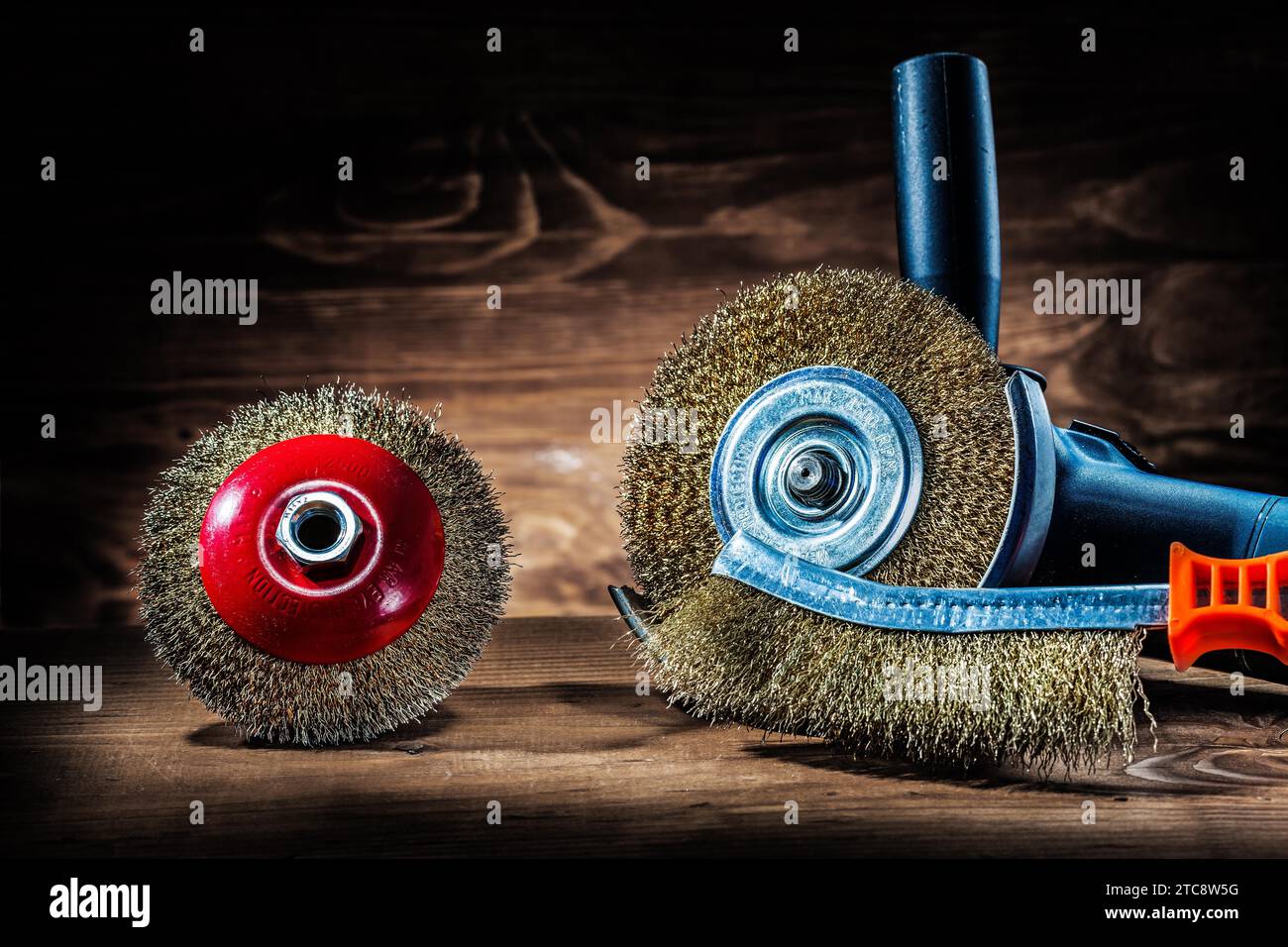 Antique wire wheel hi-res stock photography and images - Alamy