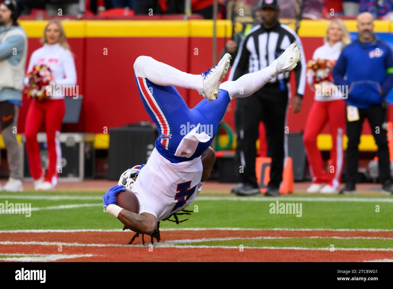 Buffalo Bills running back James Cook somersaults into the end zone for ...