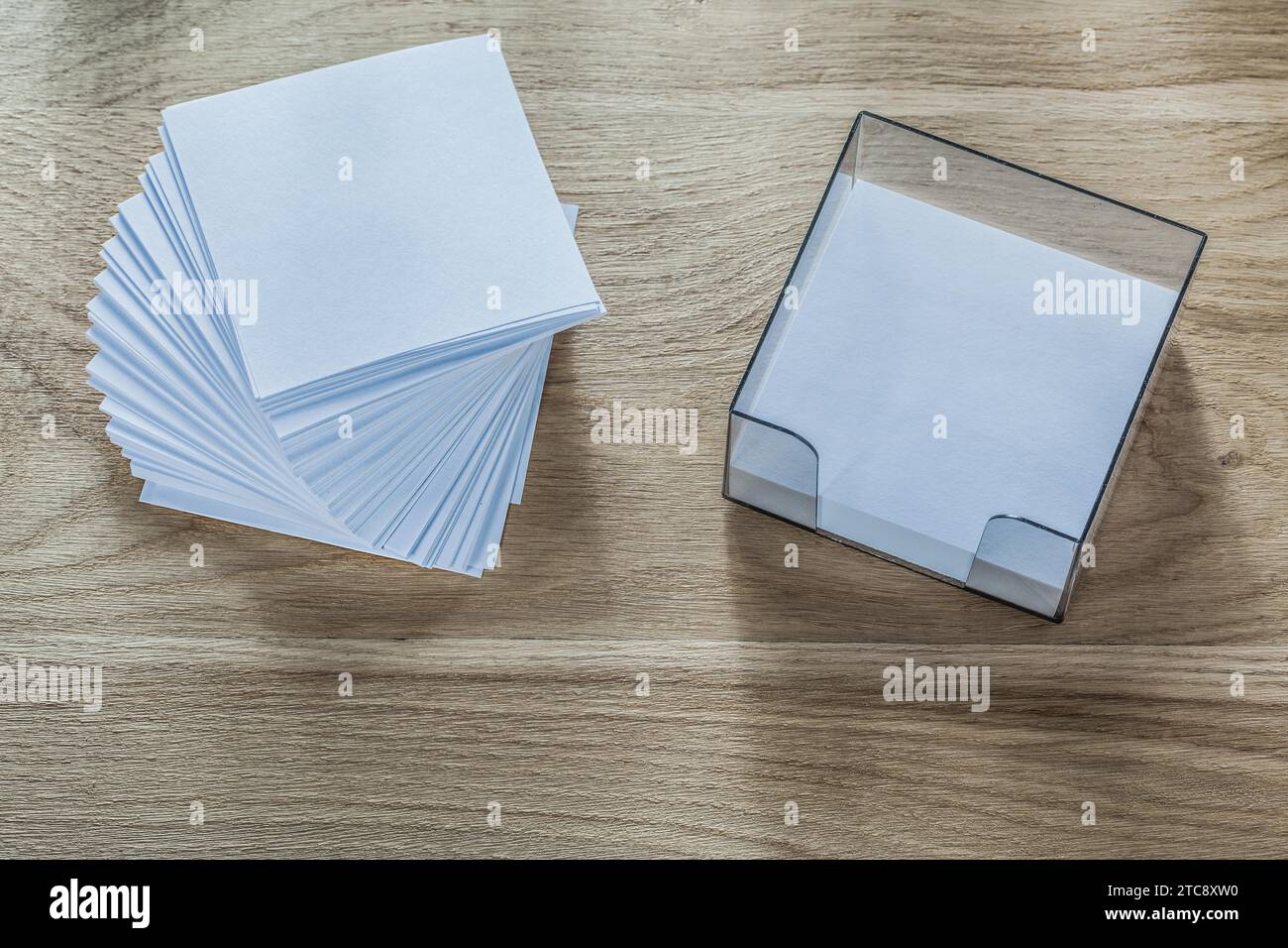 Pile of paperwork and notes hi-res stock photography and images - Alamy