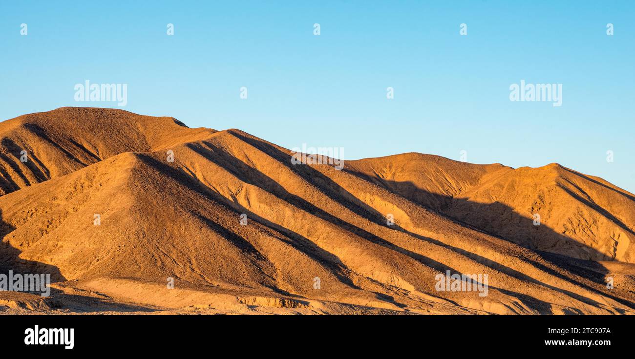 Egypt landscape mountains in the desert and cloudless sky Stock Photo ...