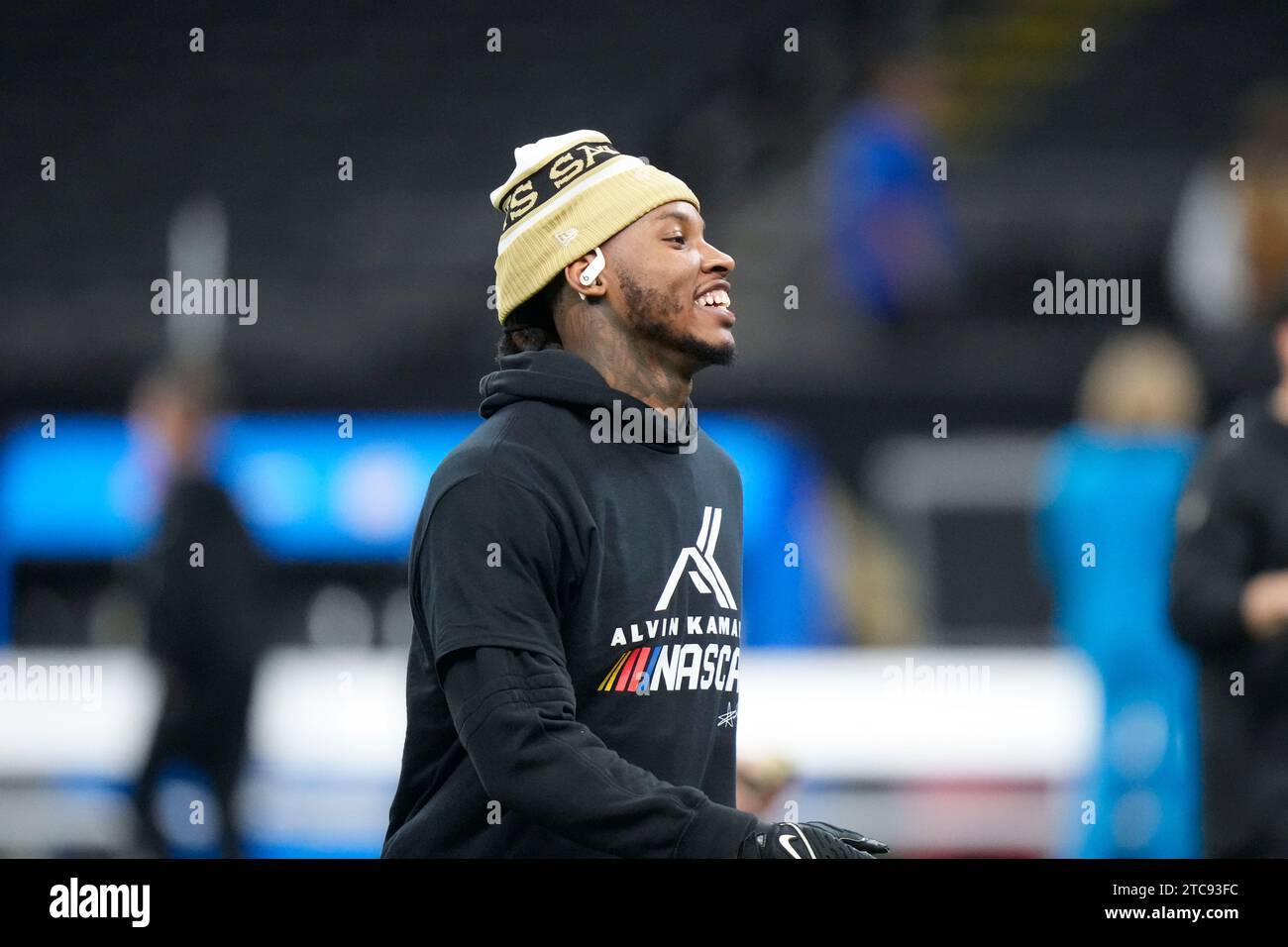 New Orleans Saints cornerback Lonnie Johnson Jr. walks on the field ...