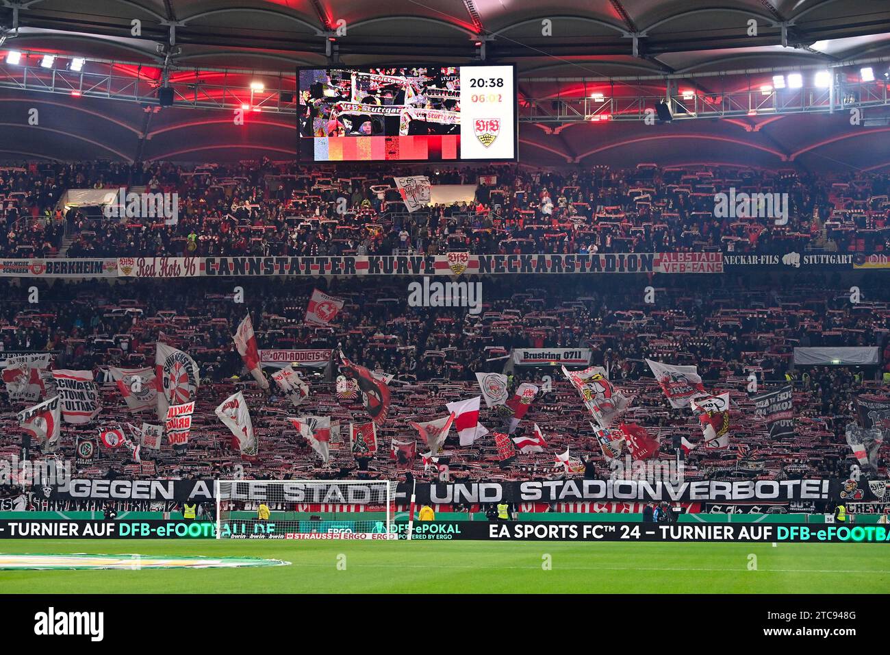 Cannstatter Kurve fan block, fans, fan curve, flags, flags, atmosphere ...