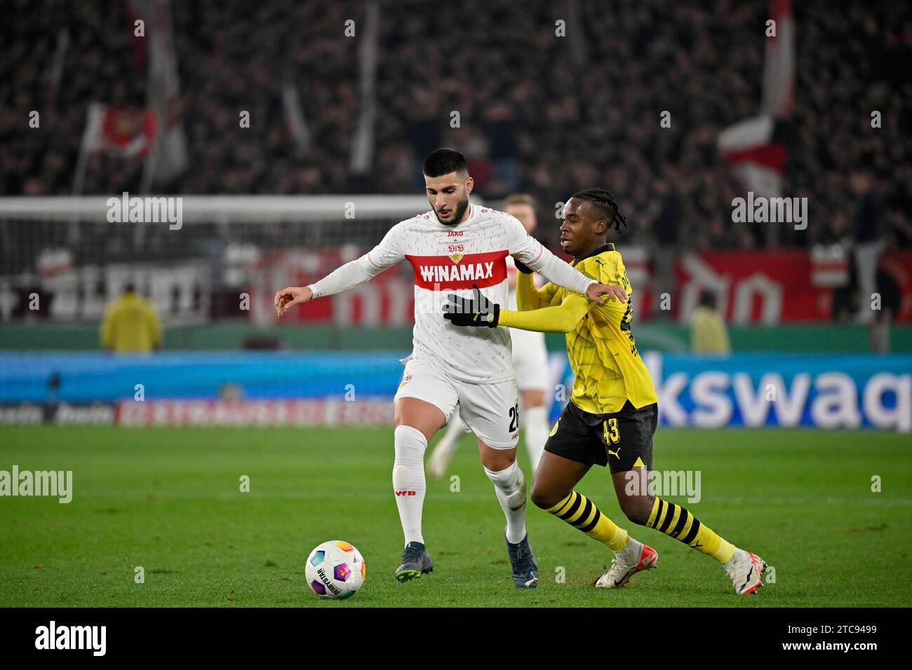 Deniz Undav VfB Stuttgart (26) against Jamie Bynoe-Gittens Borussia ...