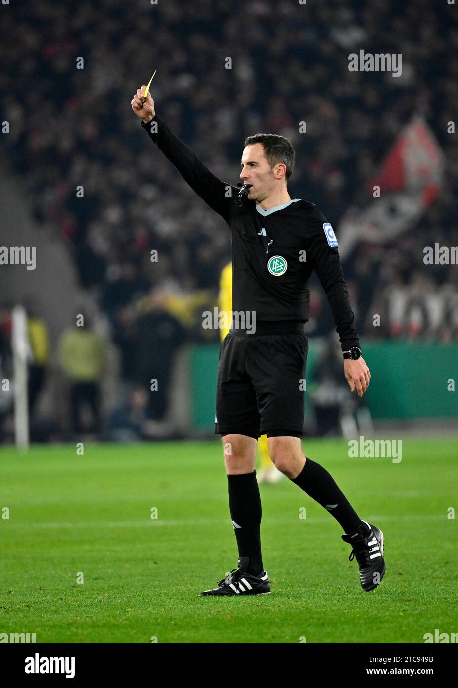 World cup referee card hi-res stock photography and images - Alamy