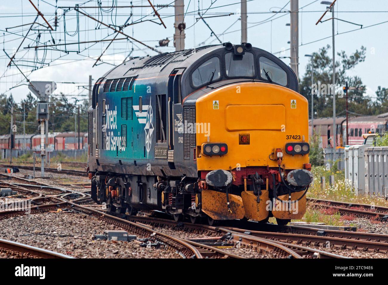 37423 'Spirit Of The Lakes' running light engine at Carnforth Railway Station Stock Photo - Alamy