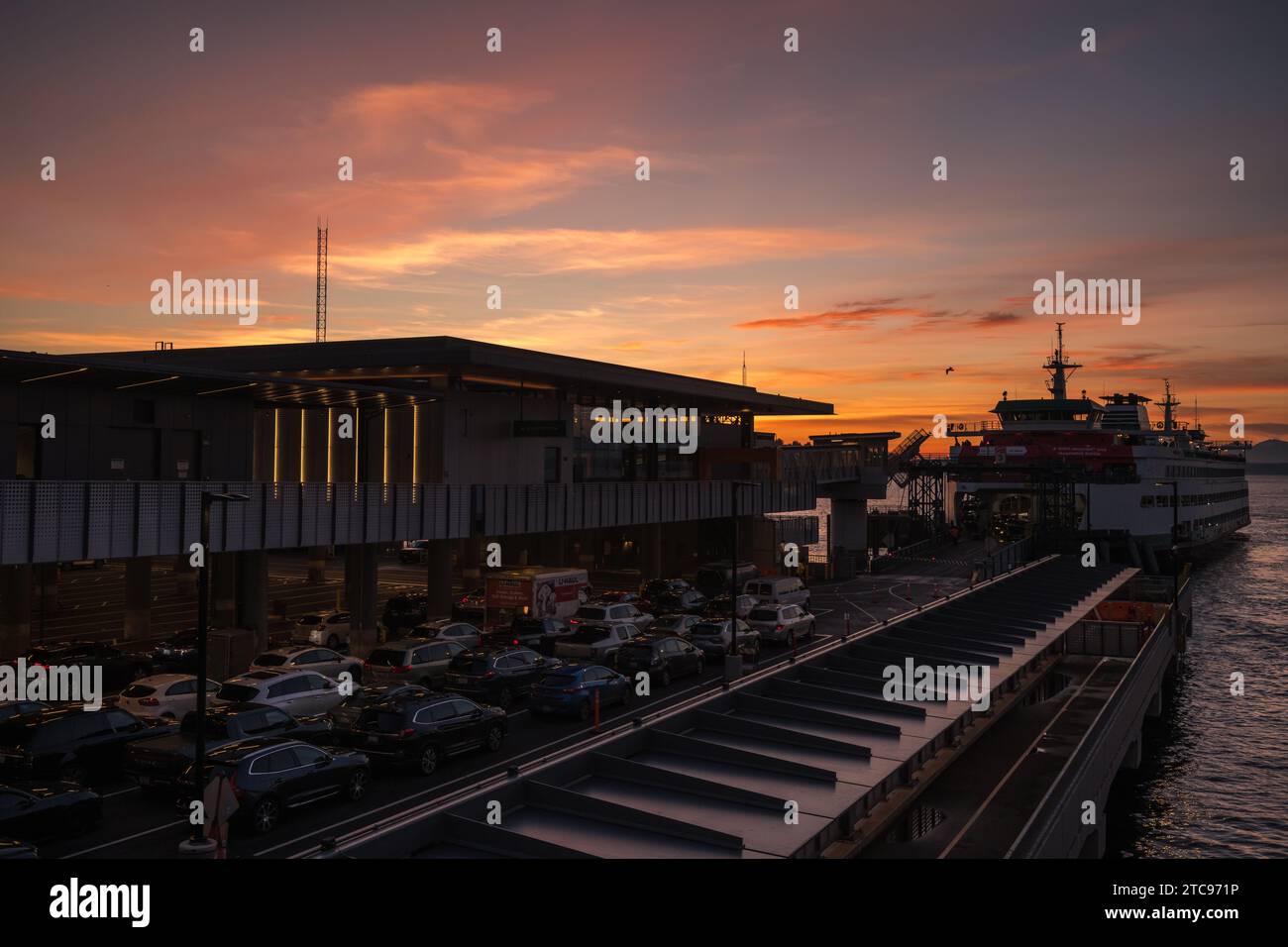 Seattle, USA. 26 Nov, 2023. Golden hour at the Colman Ferry Terminal on ...