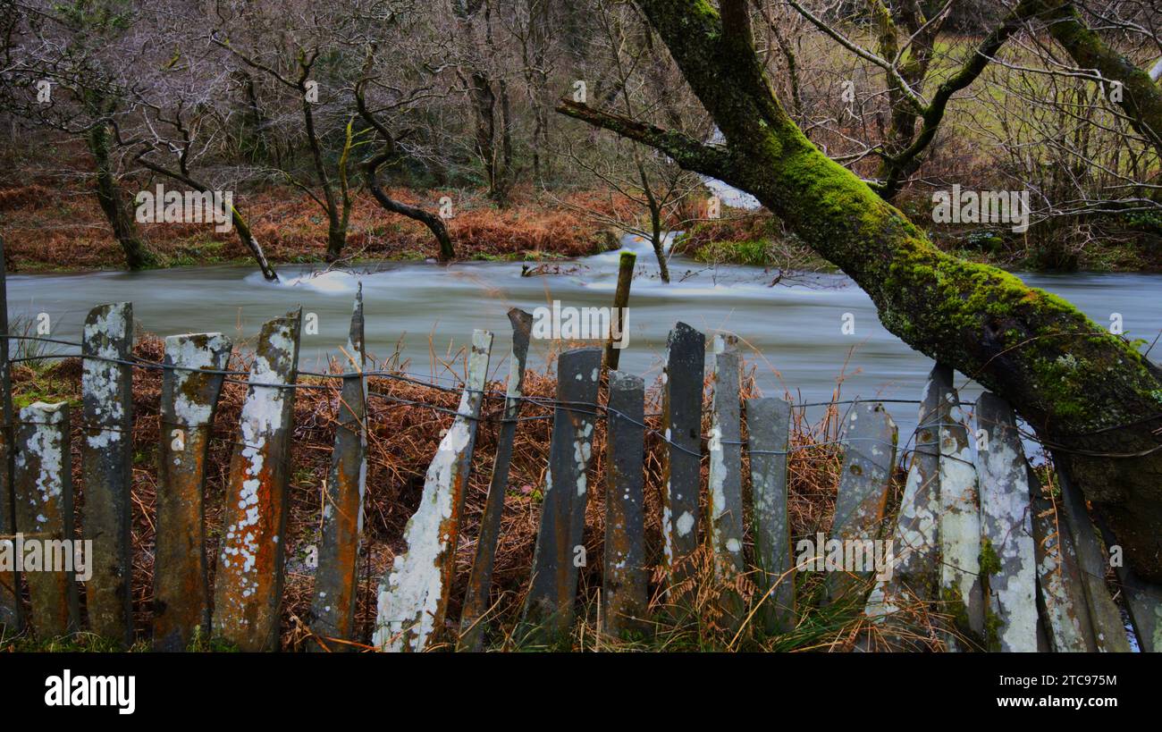 Slate fence bordering afon dulas hi-res stock photography and images ...