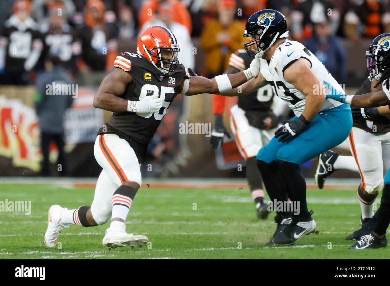 Cleveland Browns defensive end Myles Garrett (95) plays against ...