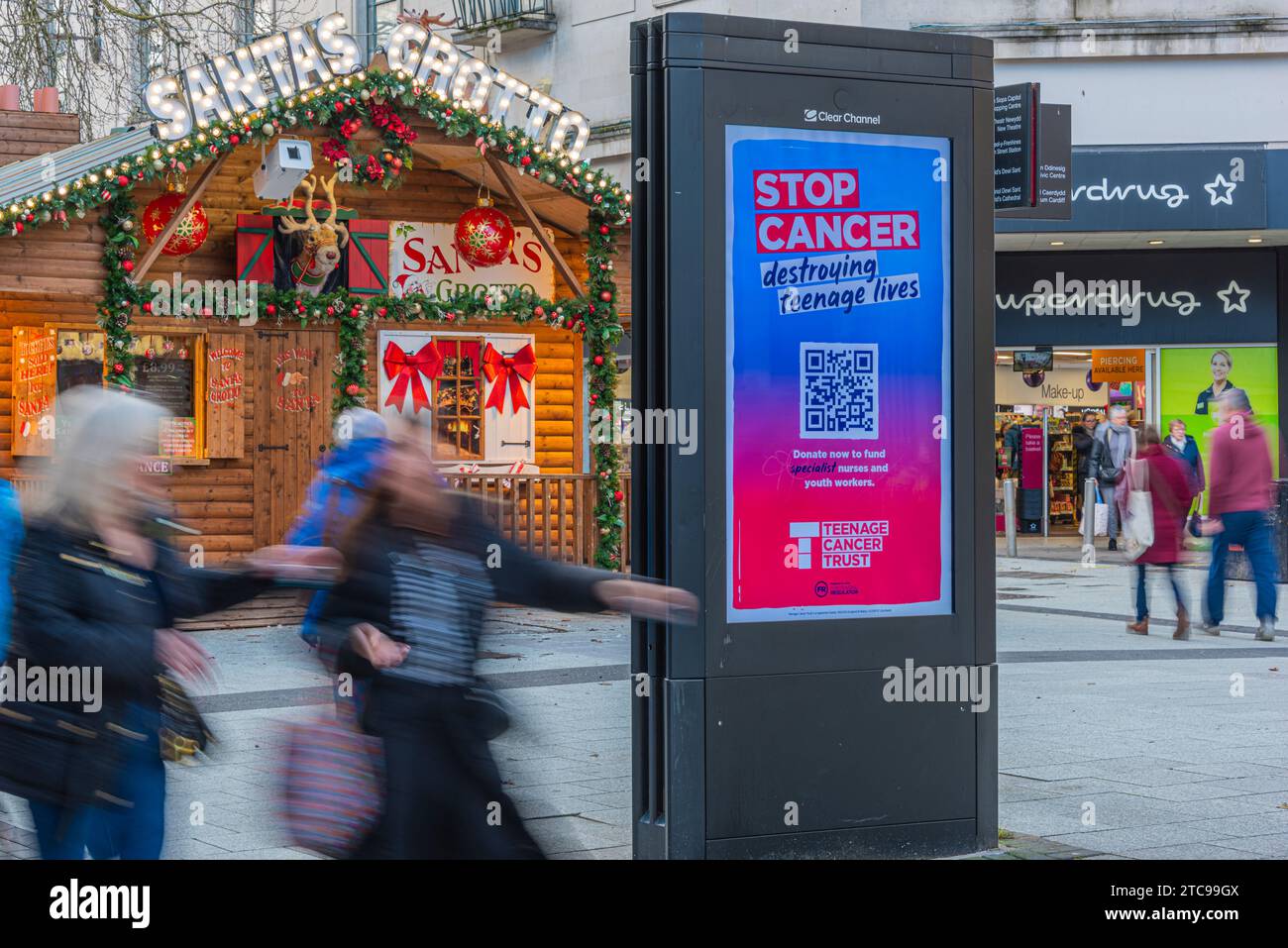 Digital billboard the queen hi-res stock photography and images - Alamy